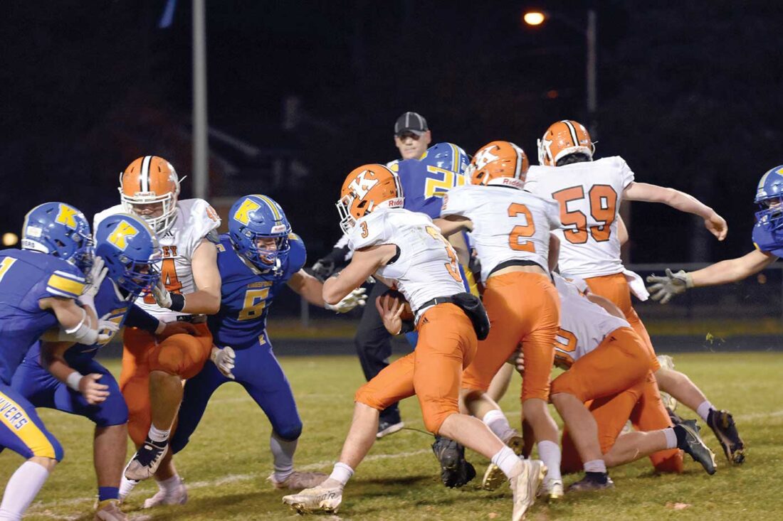 Kingsford rallies late, hunts down Stags 34-30 | News, Sports, Jobs ...